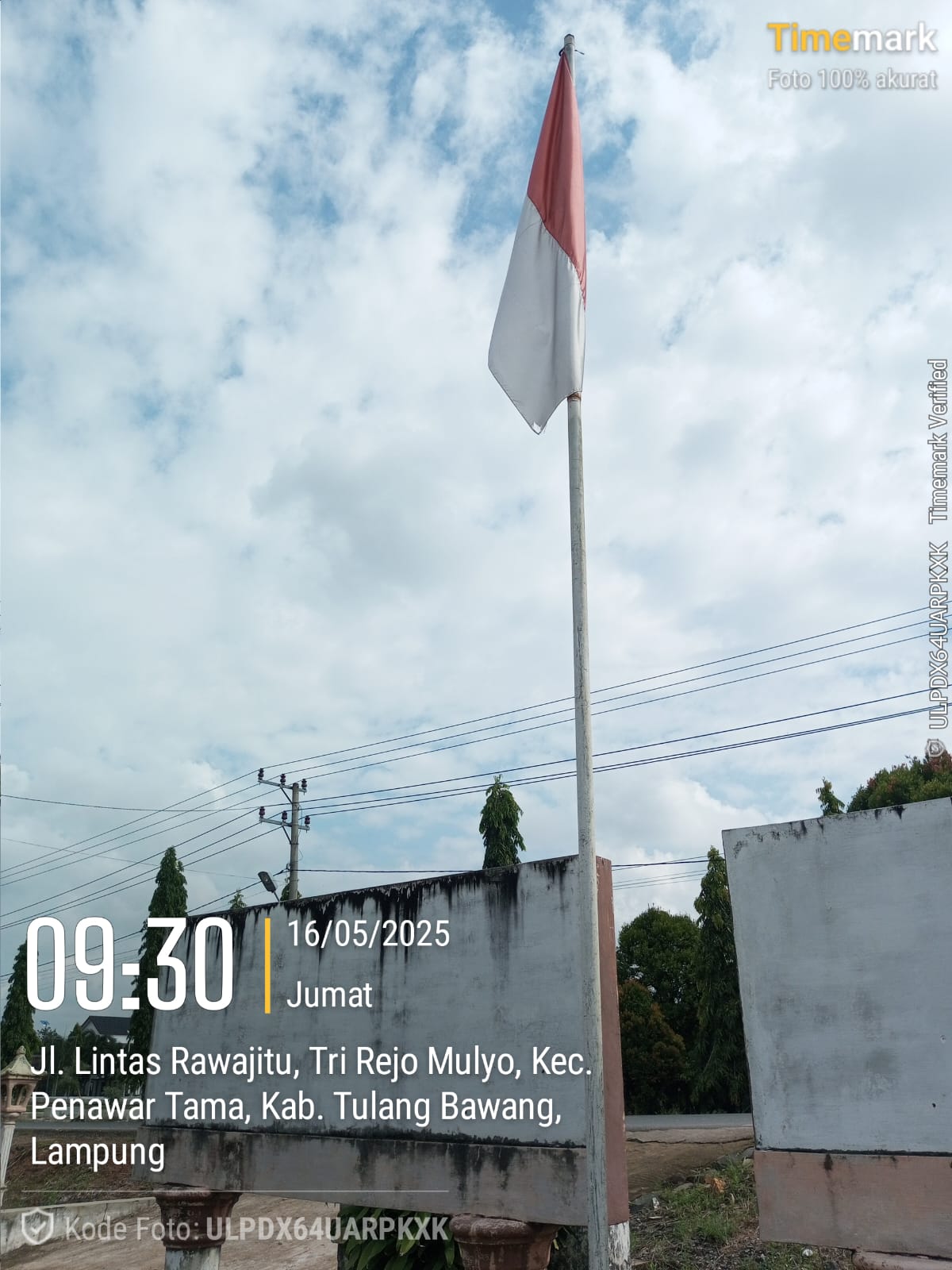 Kantor Kampung Tri Rejo Mulyo Mengibarkan Bendera Merah Putih Dalam ...